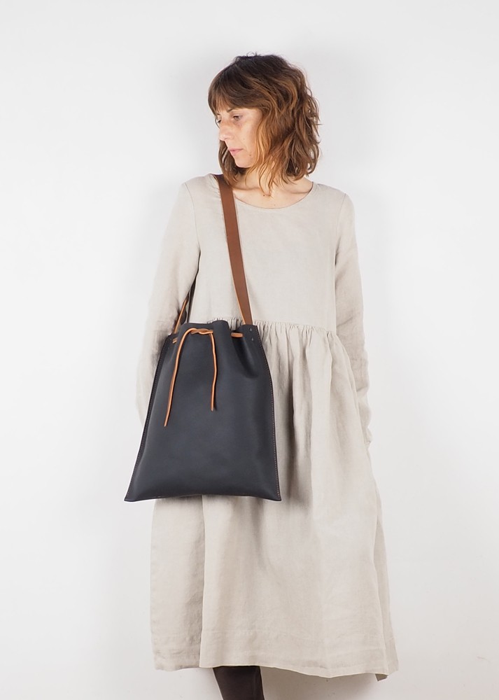 Black Leather Shopping Bag · Origen