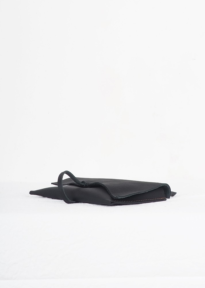 Handmade black leather case by Nubuckcuir